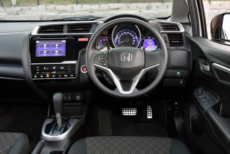 タイModulo専用エアロを身に纏うGK5 - Honda Style web